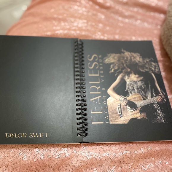 Taylor Swift | Accessories | Taylor Swift Fearless Taylors Version ...